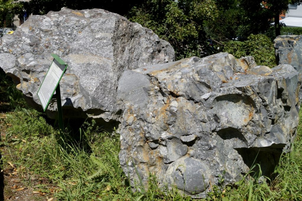 U11 Slepenec/Pískovec - Geofyzikální ústav Akademie věd ČR, v.v.i.