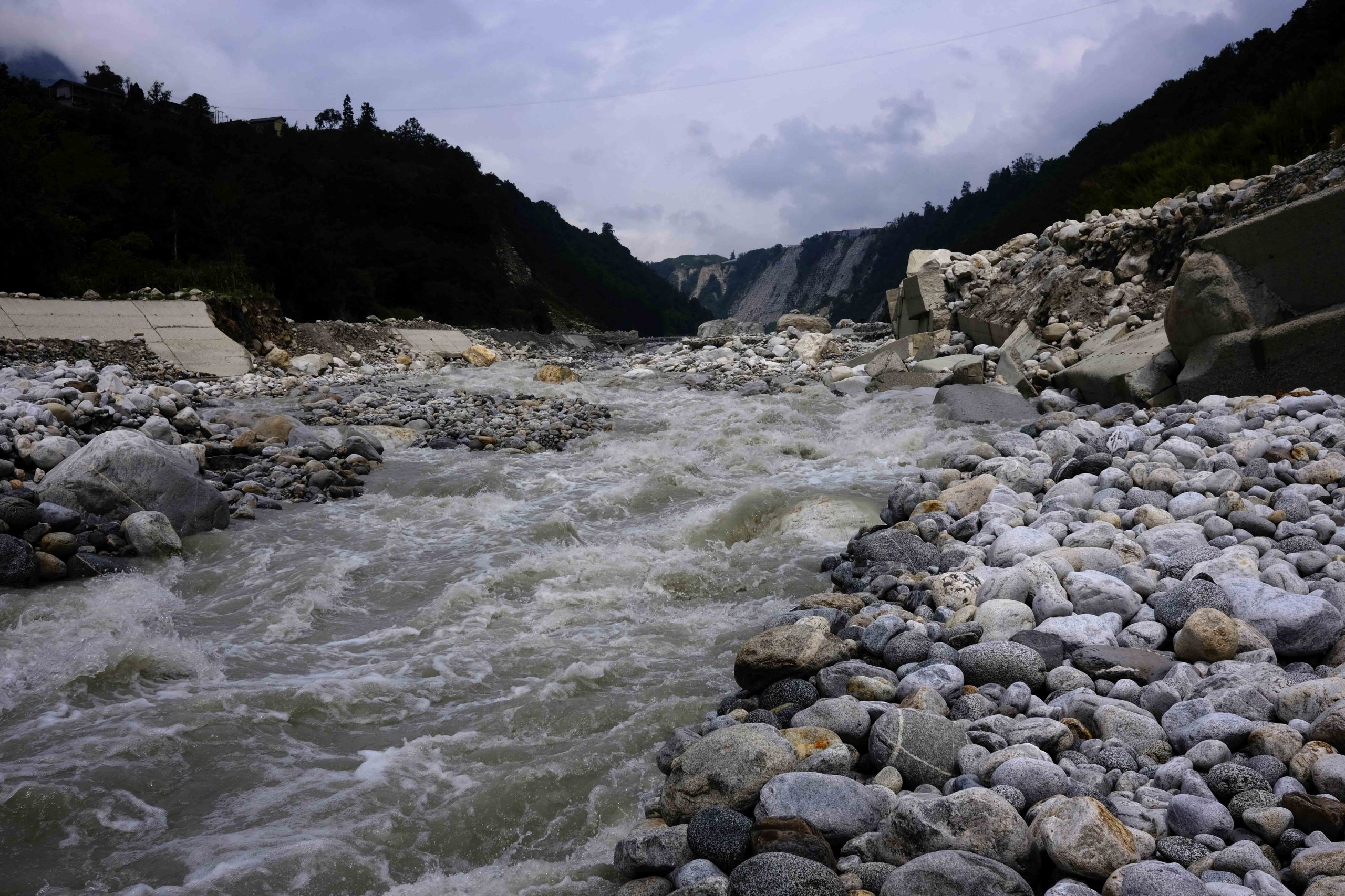 Rethinking cascading hazards in high mountain regions - Geofyzikální ...